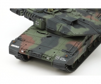 Buy 1:35 MBT Leopard 2 A7V online | Tamiya